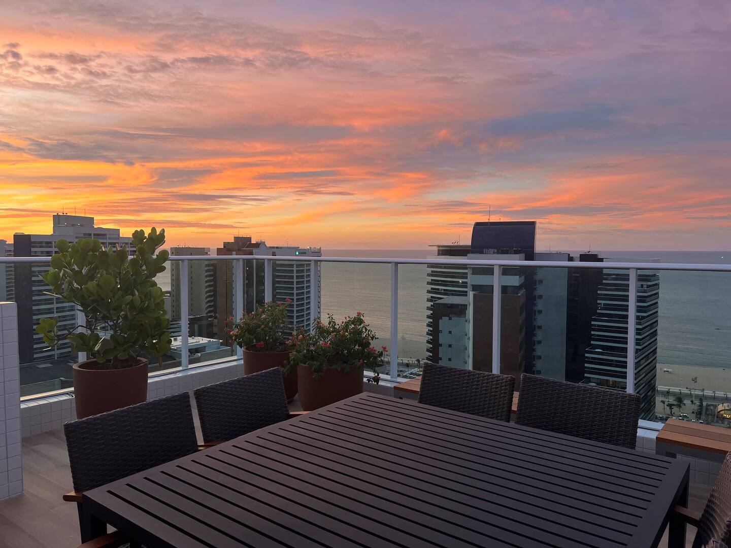 Infinity - Essentials - UrbanBeachApartments